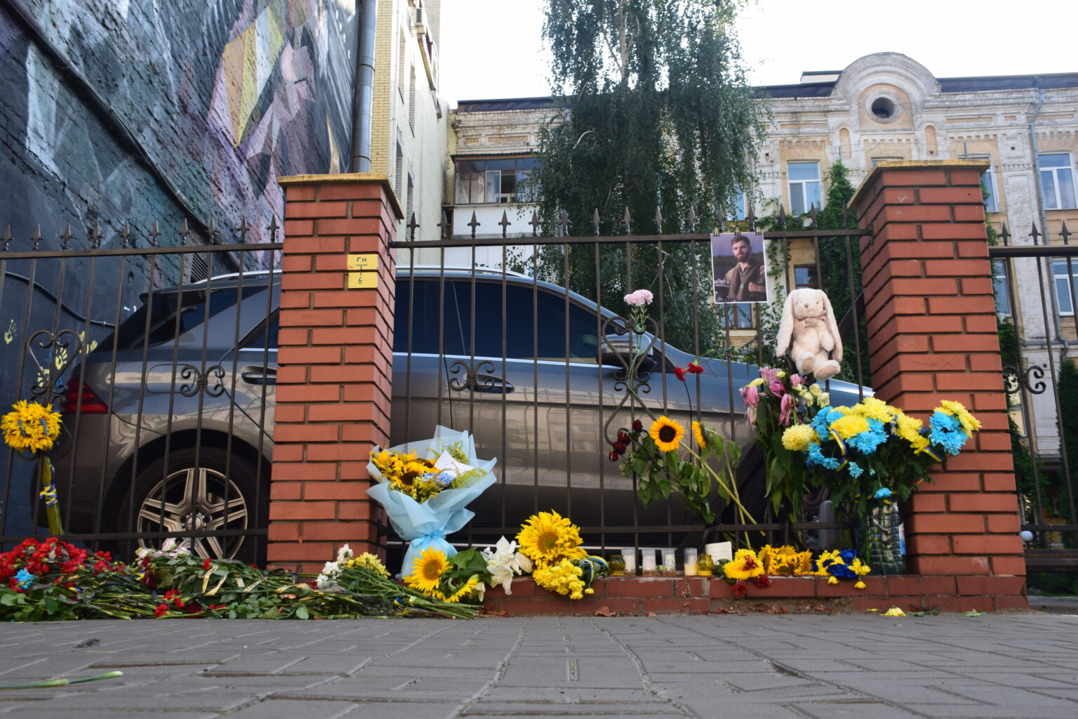 Memorial to Kharkiv Pilot Andrii Pilshchykov, who Died in a Training ...